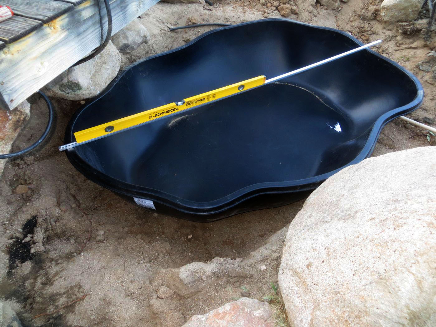 Leveling The New 275 Gallon Preformed Pond